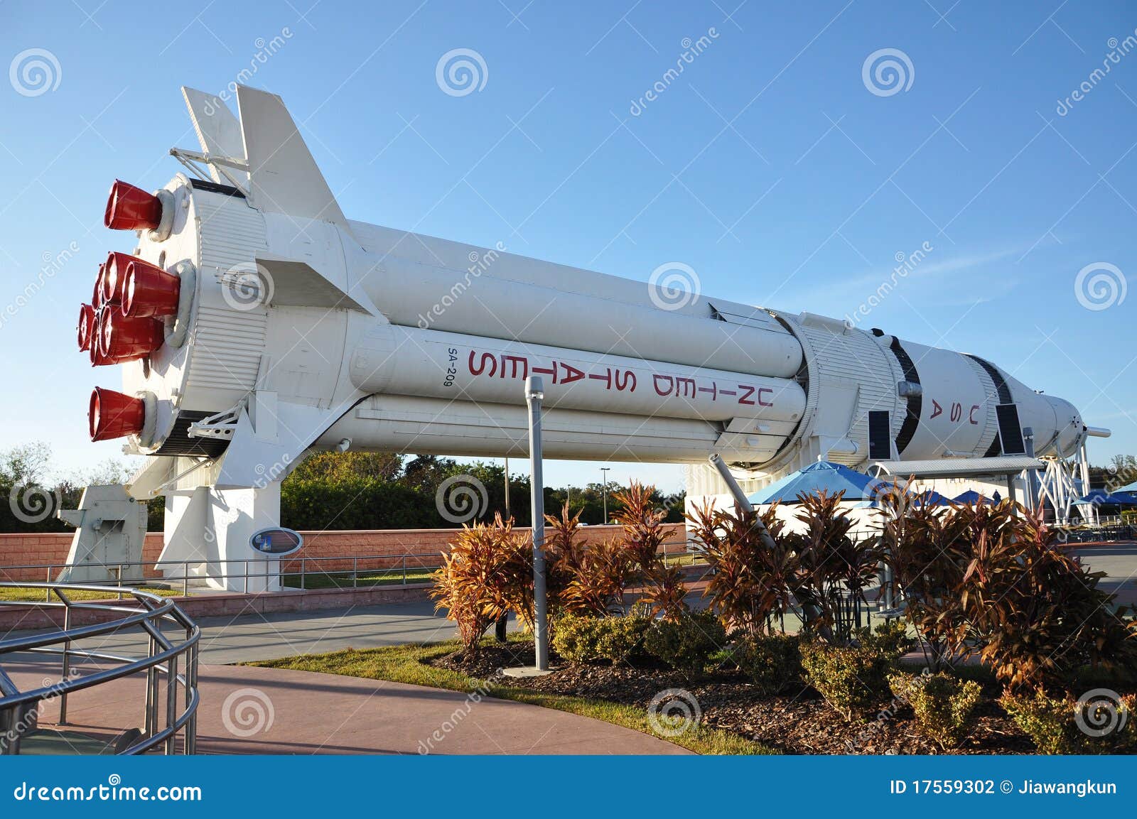 Saturnus V Raketmodel in RuimteCentrum Kennedy Redactionele Fotografie ...