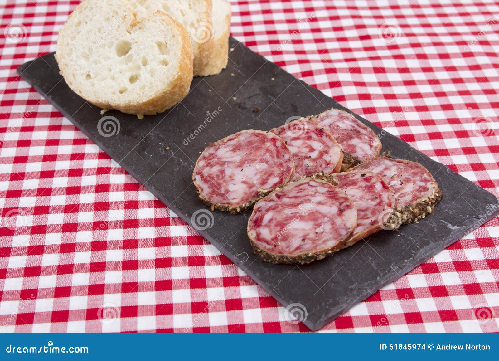 Saucisson photo stock. Image du croûte, tradition, ardoise - 61845974