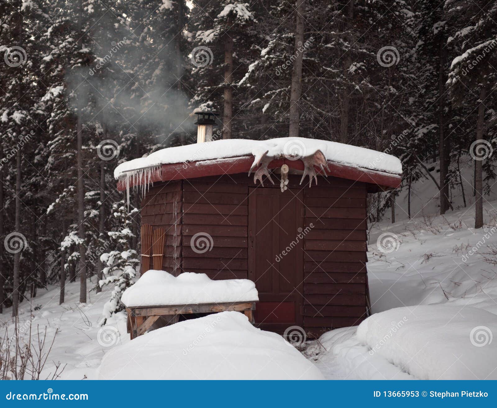 Sauna hut in winter forest stock image. Image of cosmetic - 13665953