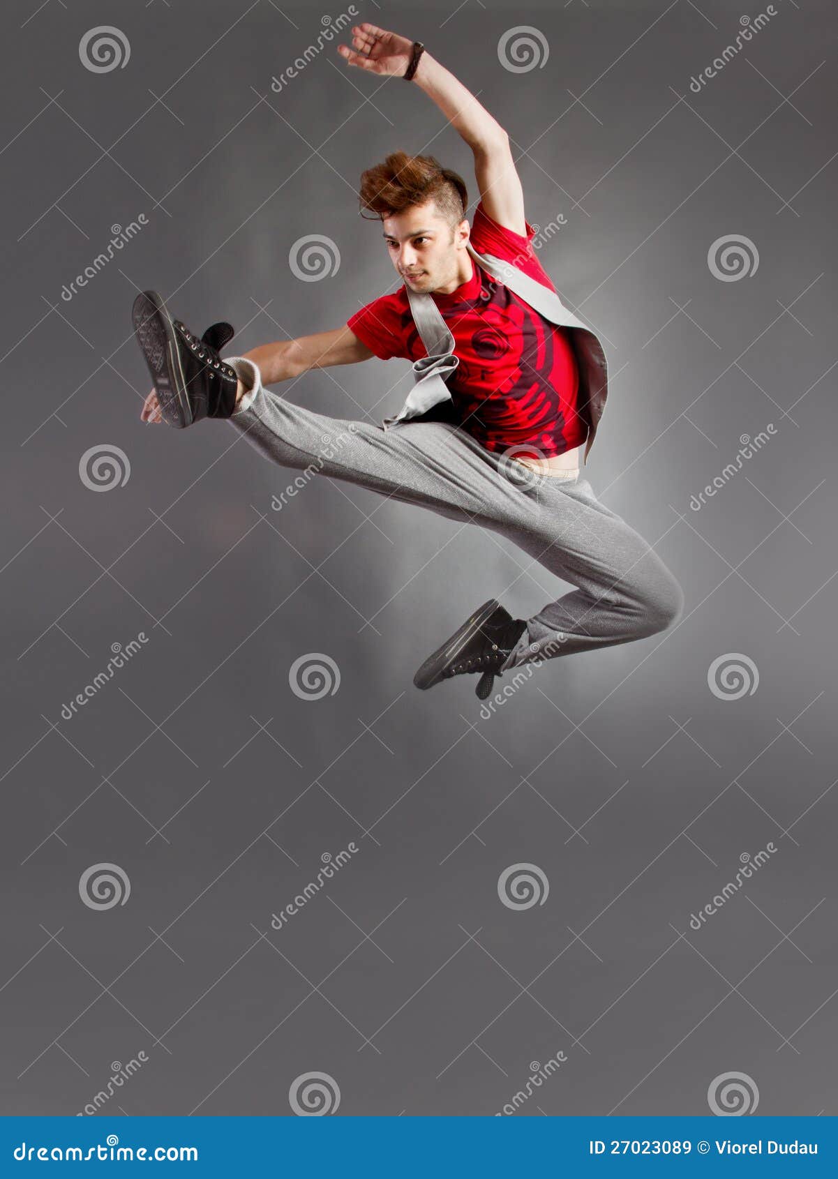 Saut de danse image stock. Image du athlète, homme, caucasien - 27023089