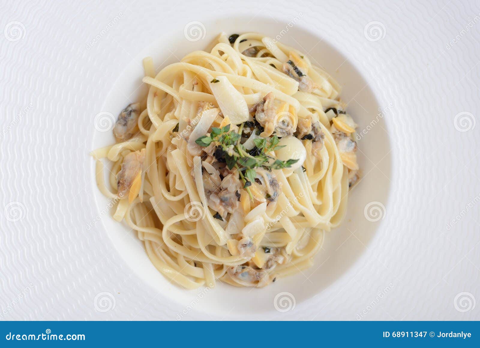 Sauteed pasta with stock image. Image of cooking, america - 68911347
