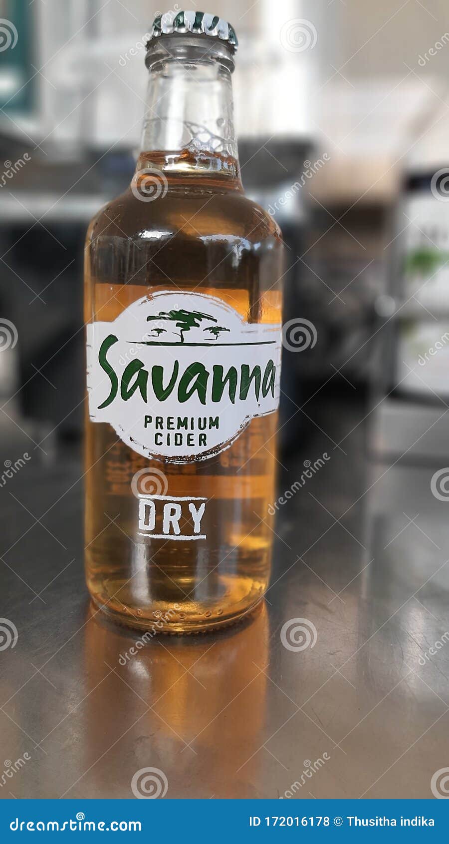 Savanna Sider Beer foto de archivo editorial. Imagen de mundo - 172016178