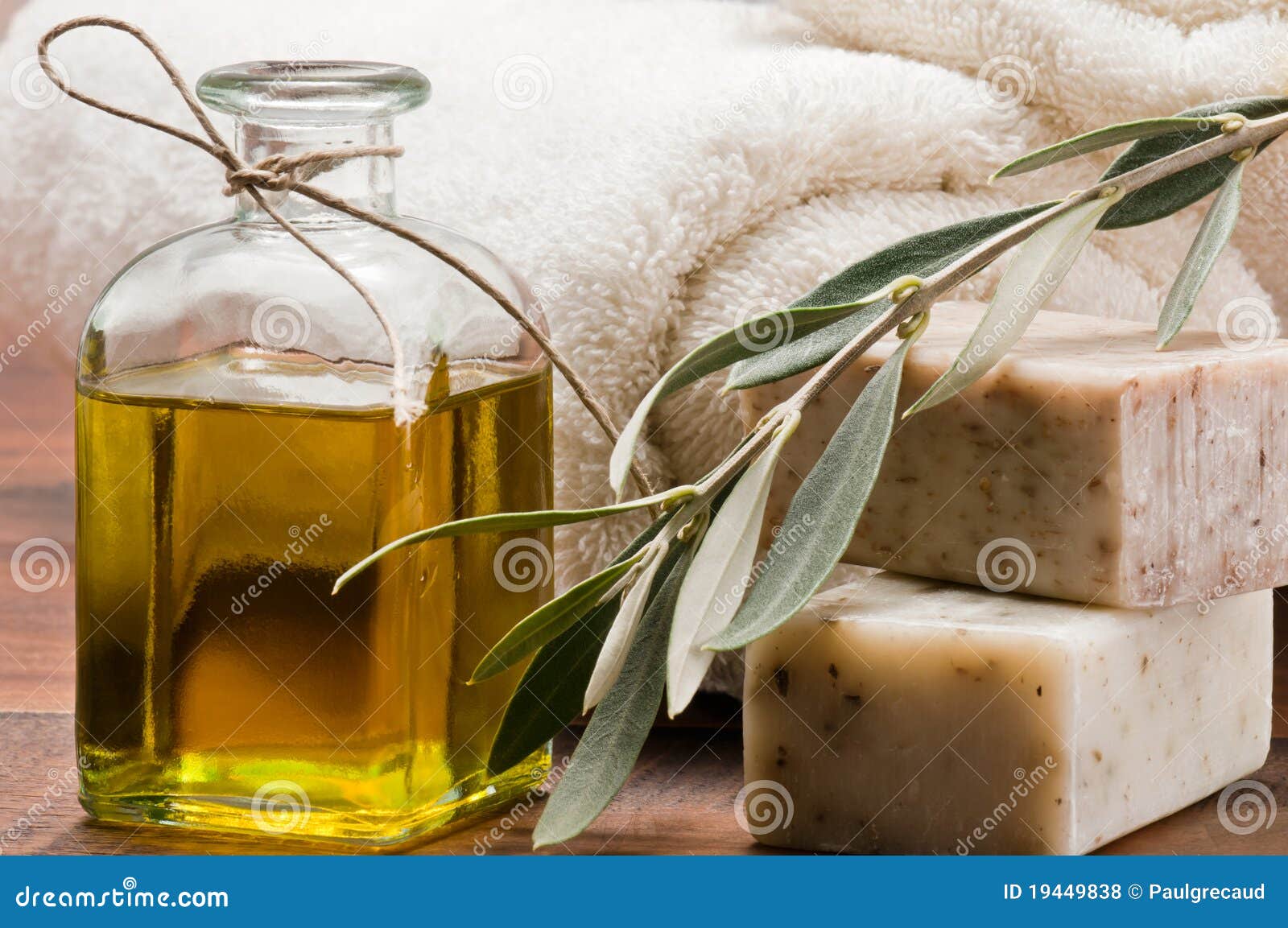 Savon d'huile d'olive photo stock. Image du branchement - 19449838