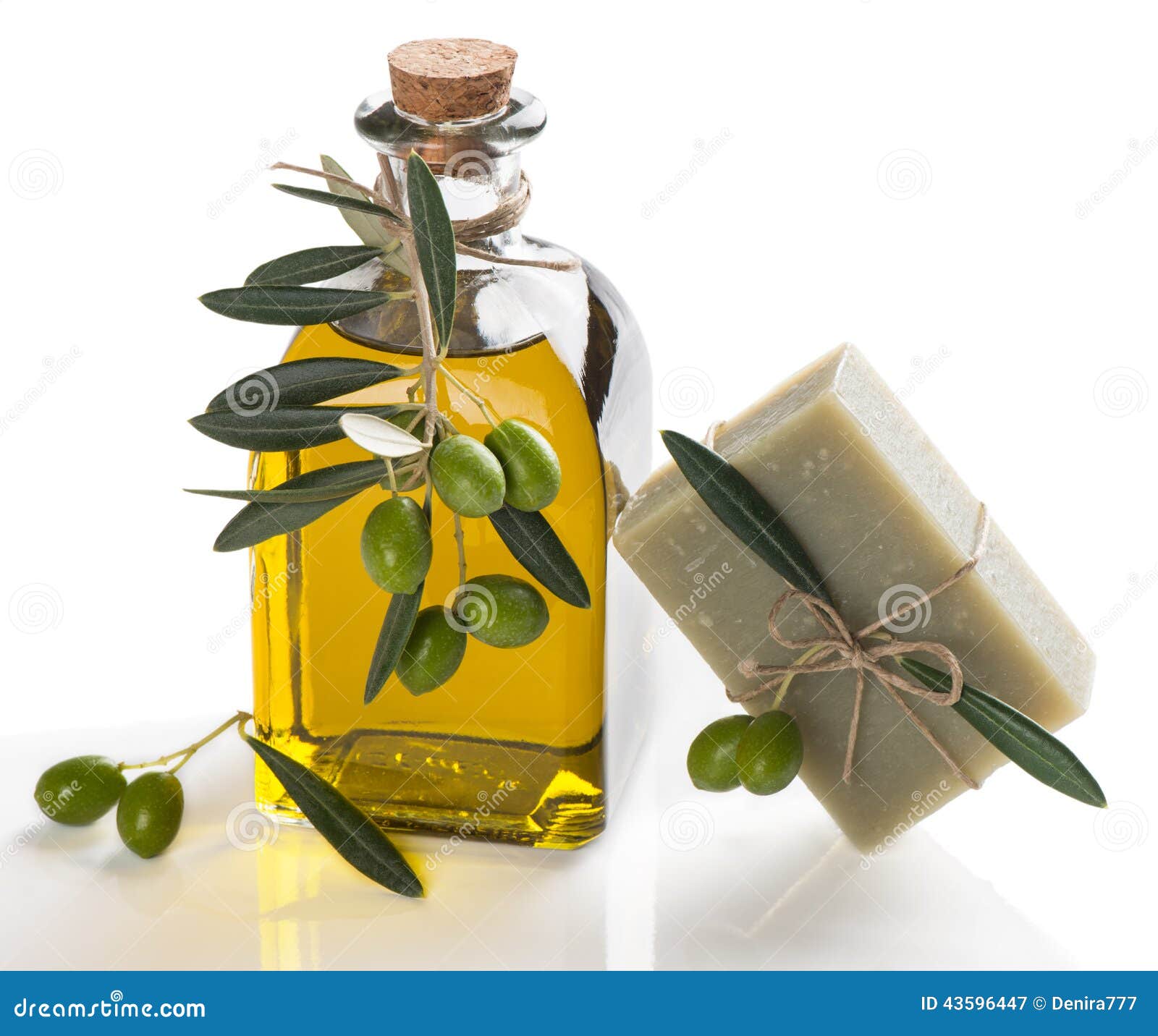 Savon Naturel Avec L'huile D'olive Image stock - Image du toujours ...