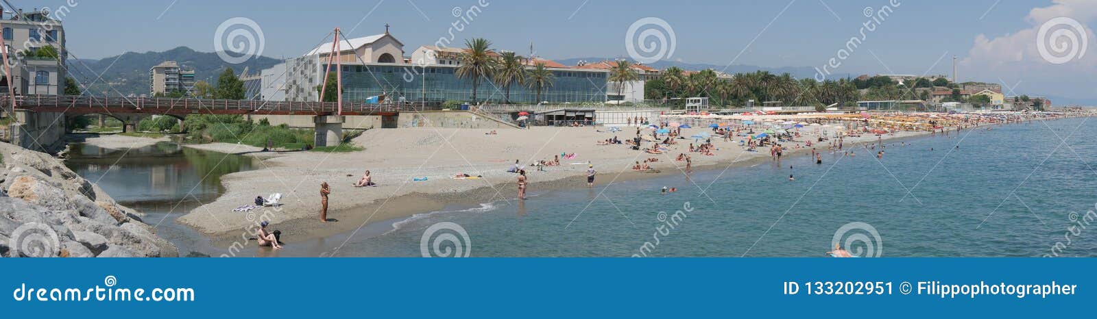 Savona - "promenade" De Tobagi Foto editorial - Imagen de agua, playa ...