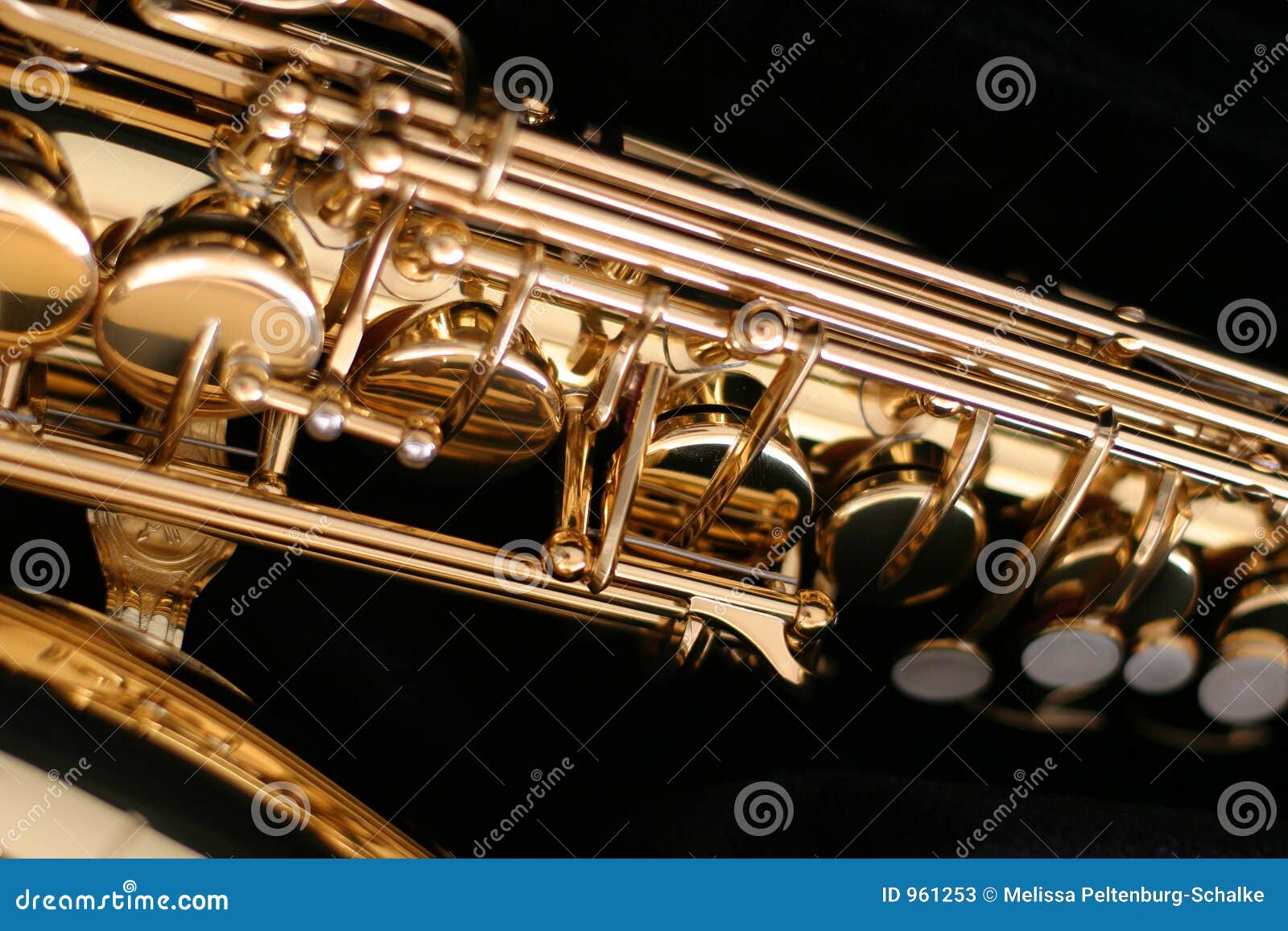 Saxophone image stock. Image du musique, saxophones, saxo - 961253