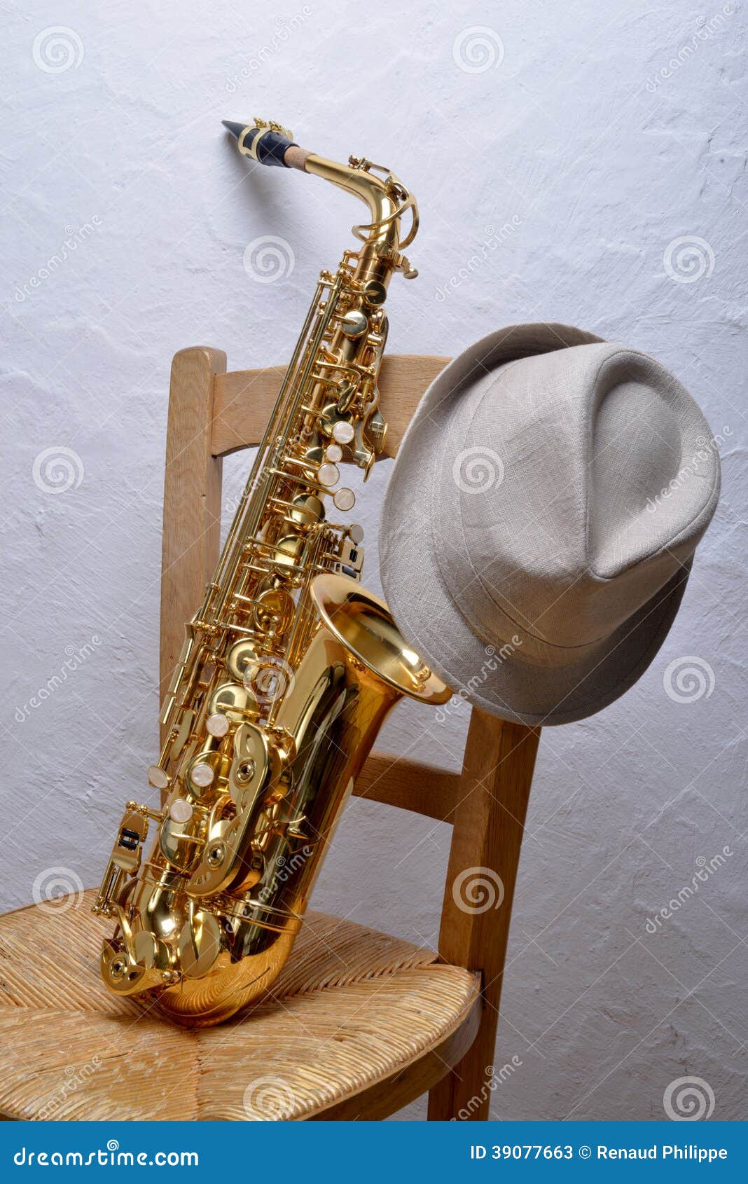 Saxophone stock image. Image of gold, shiny, woodwind - 39077663
