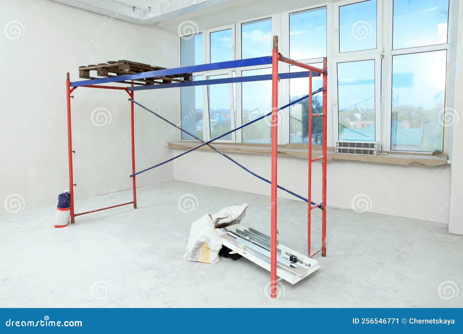 Scaffold in Empty Room Prepared for Renovation Stock Image - Image of ...