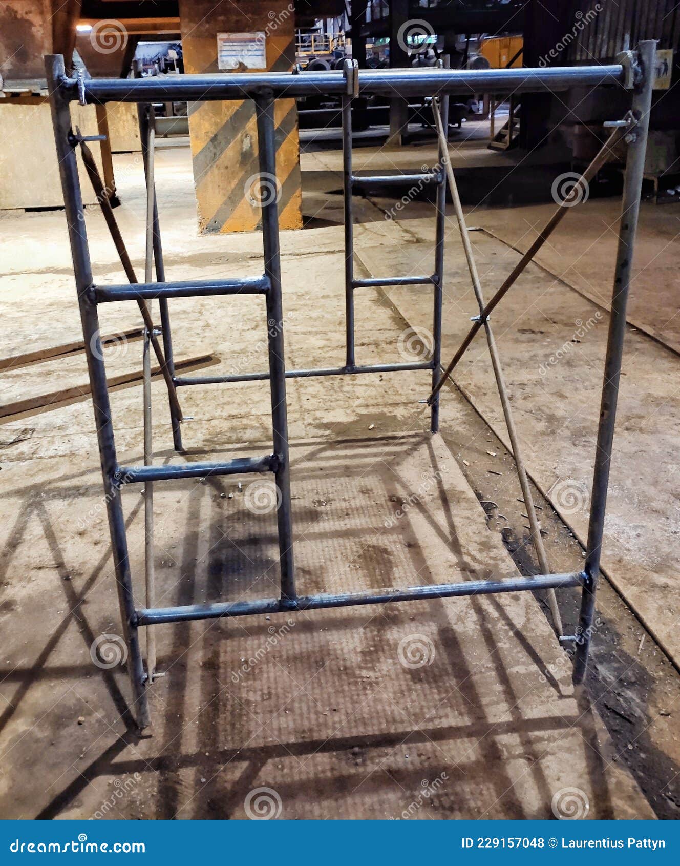 DISPLAY of SCAFFOLDING FRAME STRUCTURE Stock Photo - Image of ...