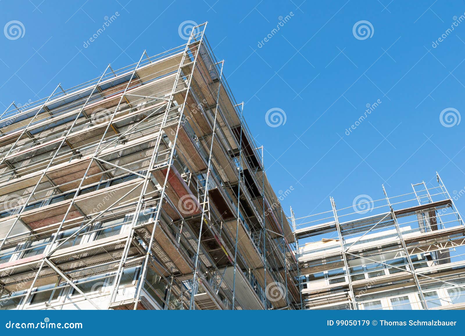 Scaffold On House, Renovation. Scaffolding On Building, Beige Wall And ...