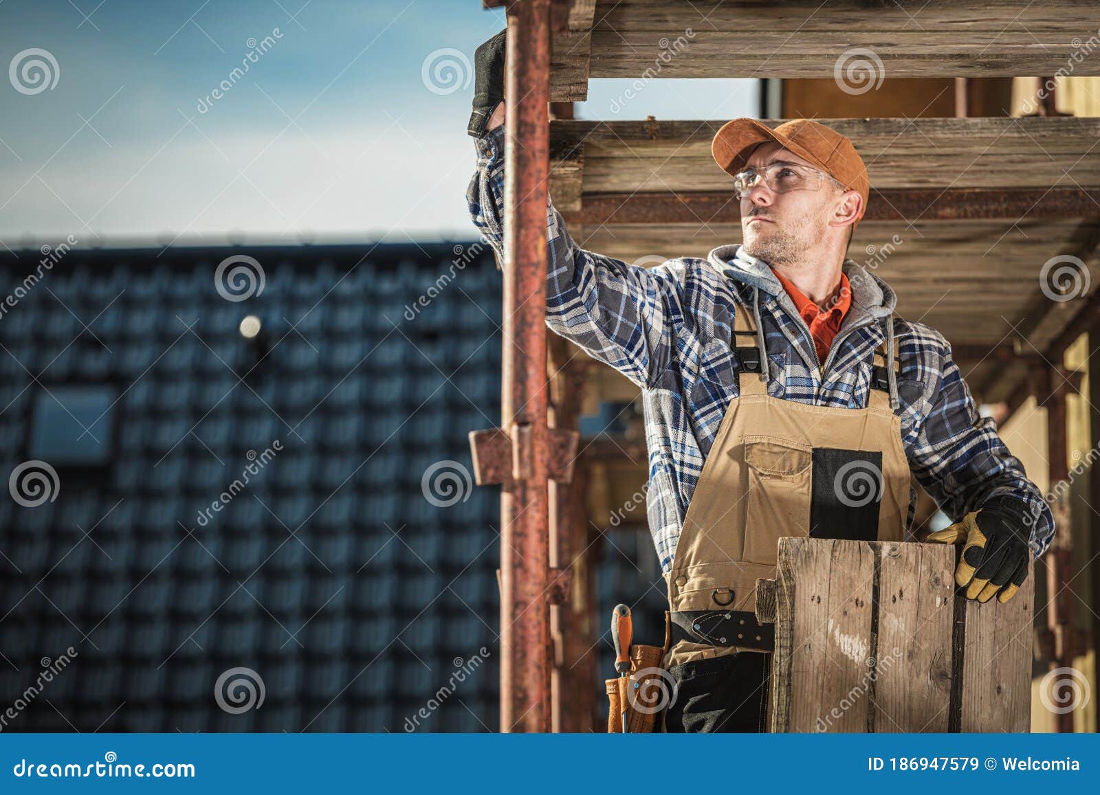 Scaffolding Assembly by Caucasian Construction Worker Stock Image ...