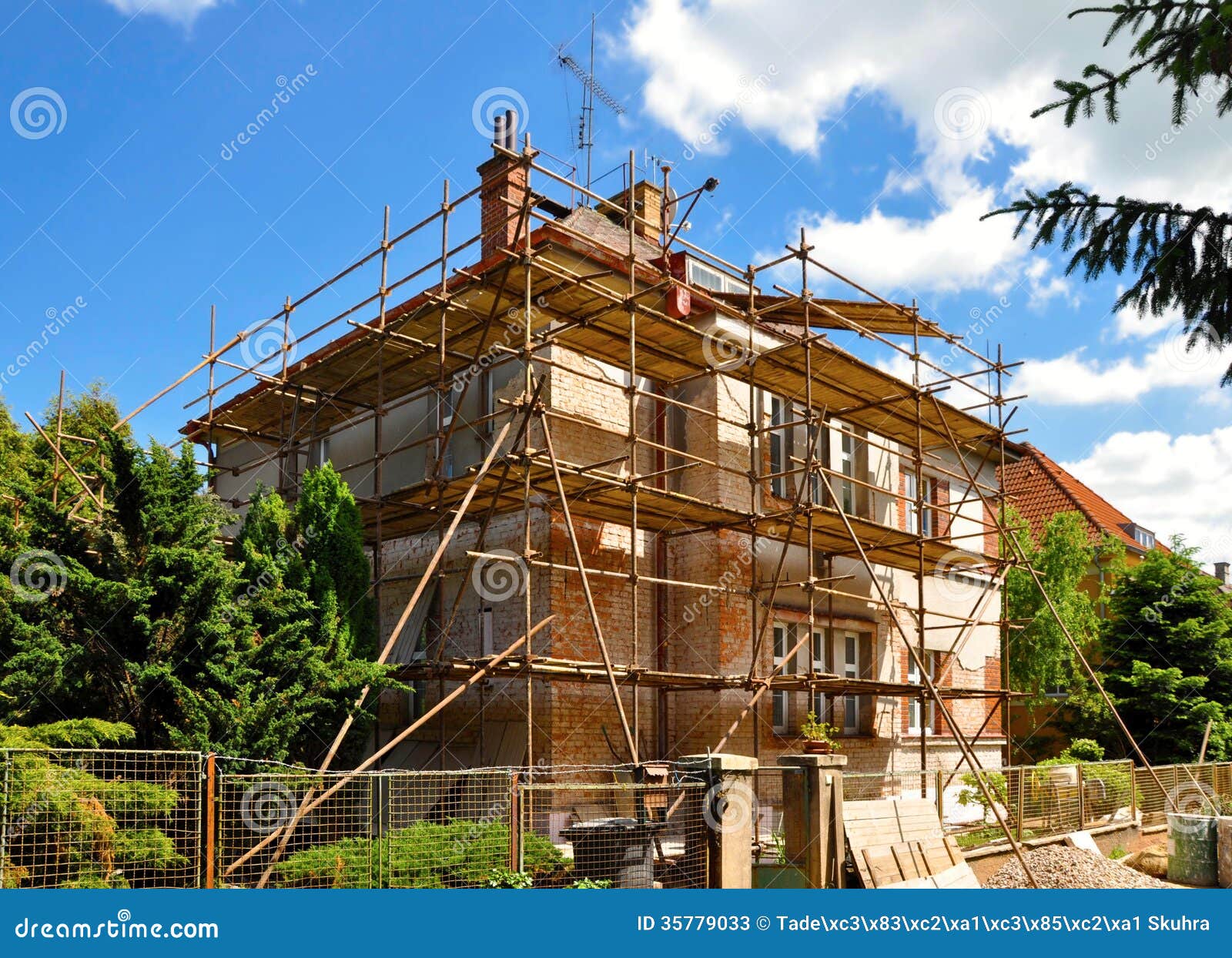 Scaffolding stock image. Image of housing, battens, scaffold - 35779033