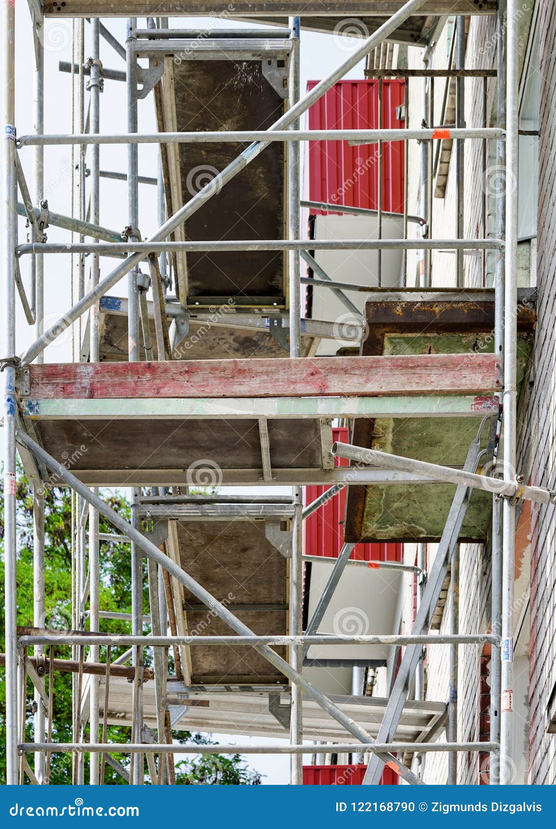 Scaffolding, Instalation of the Thermal Insulation Stock Photo - Image ...