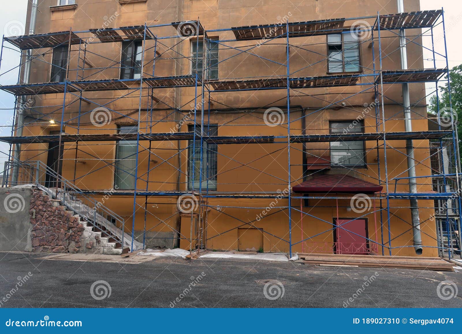 Scaffolding Installed At The Old House Royalty-Free Stock Image ...