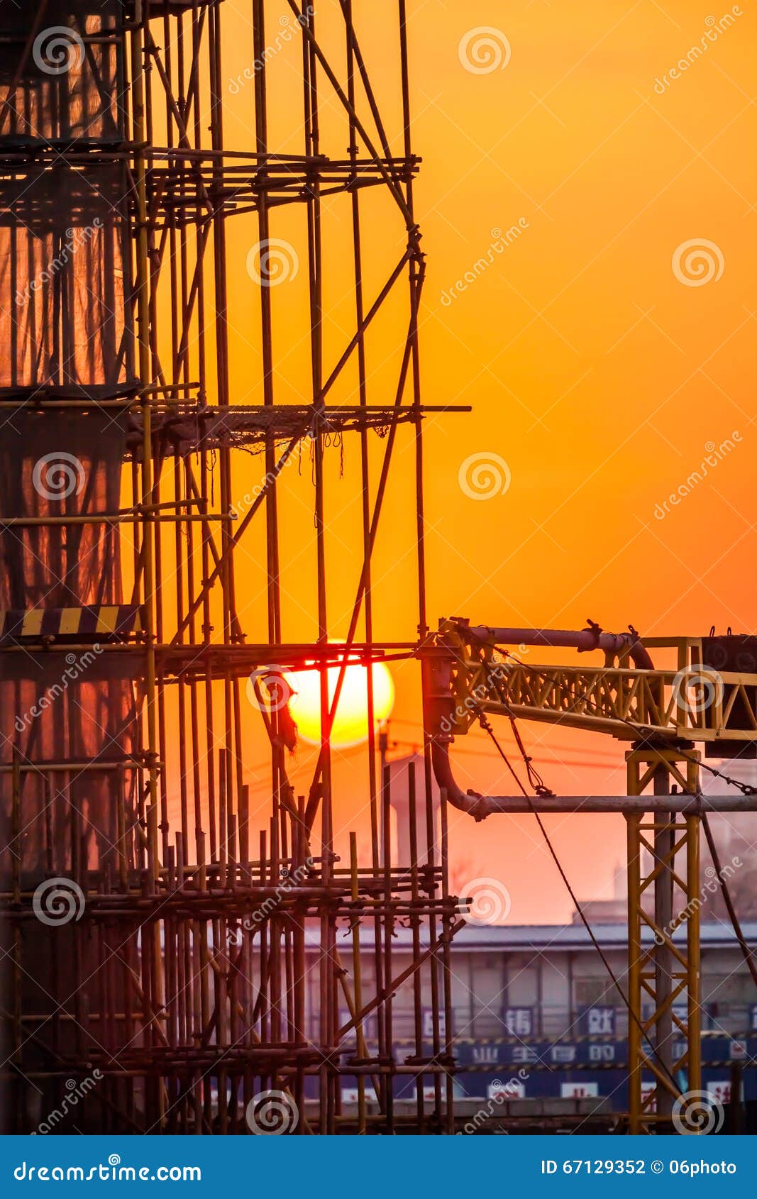 Scaffolding silhouette stock photo. Image of workers - 67129352
