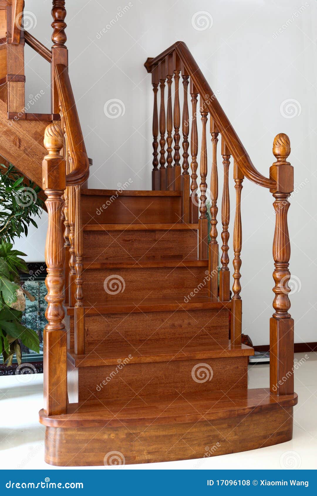 Scale interne fotografia stock. Immagine di scala, scale - 17096108