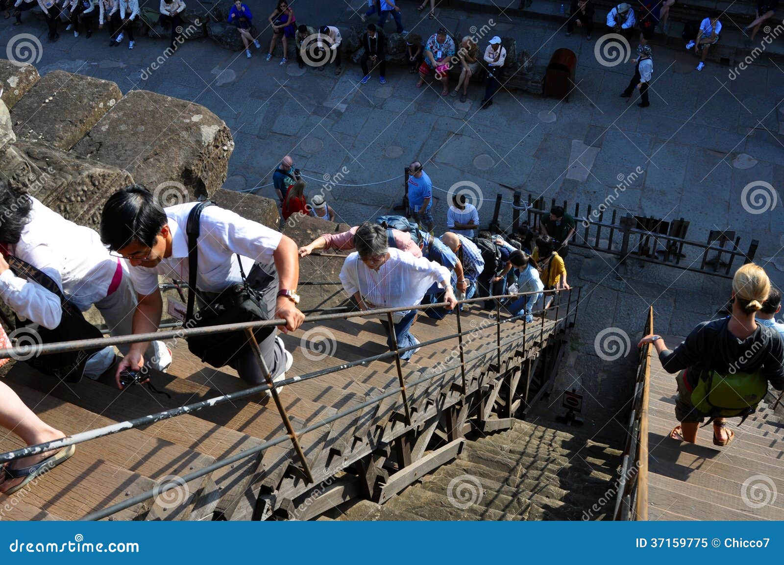 Scale Ripide Per I Turisti Al Tempio Di Angkor Wat Immagine Editoriale ...