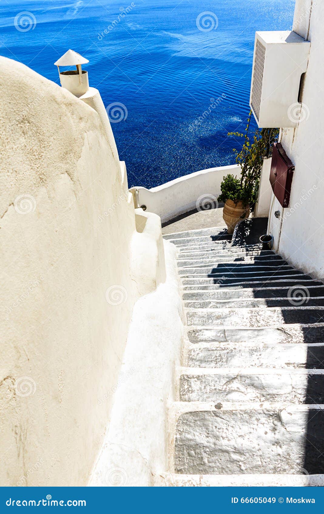 Scale Ripide Strette in Santorini (OIA), Grecia Immagine Stock ...