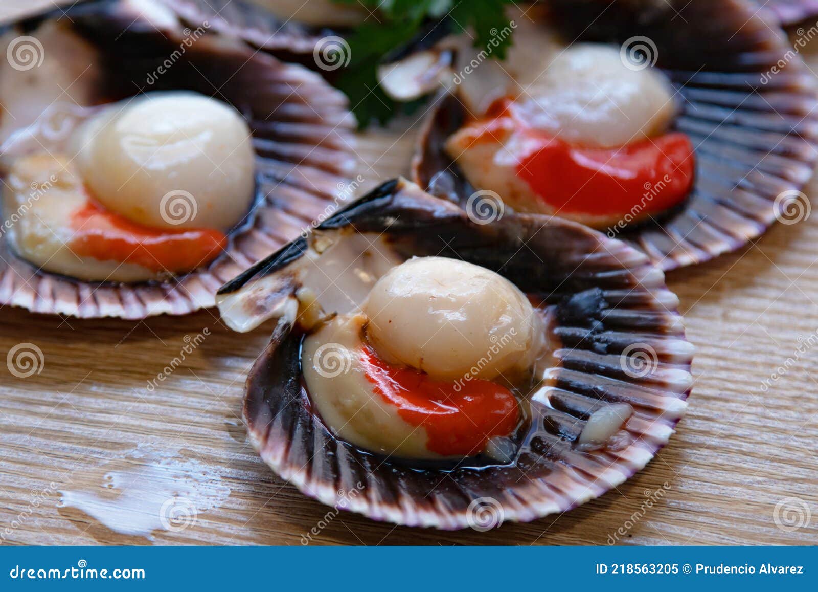 Scallops clean raw stock image. Image of bivalve, tapa - 218563205