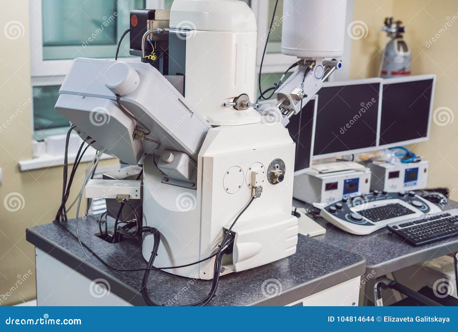 Scanning Scanning Electron Microscope Stock Photo - Image of chamber ...