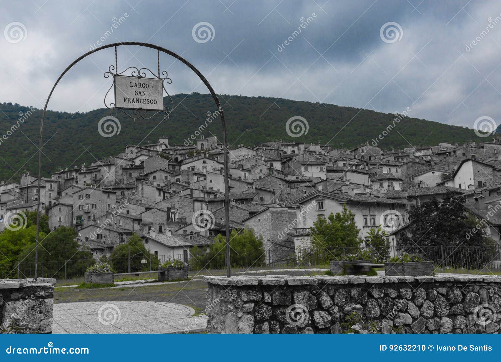 Scanno 库存照片. 图片 包括有 村庄, 城市, 都市, 拱道, 欧洲, 视窗, 美丽如画, 典型 - 92632210