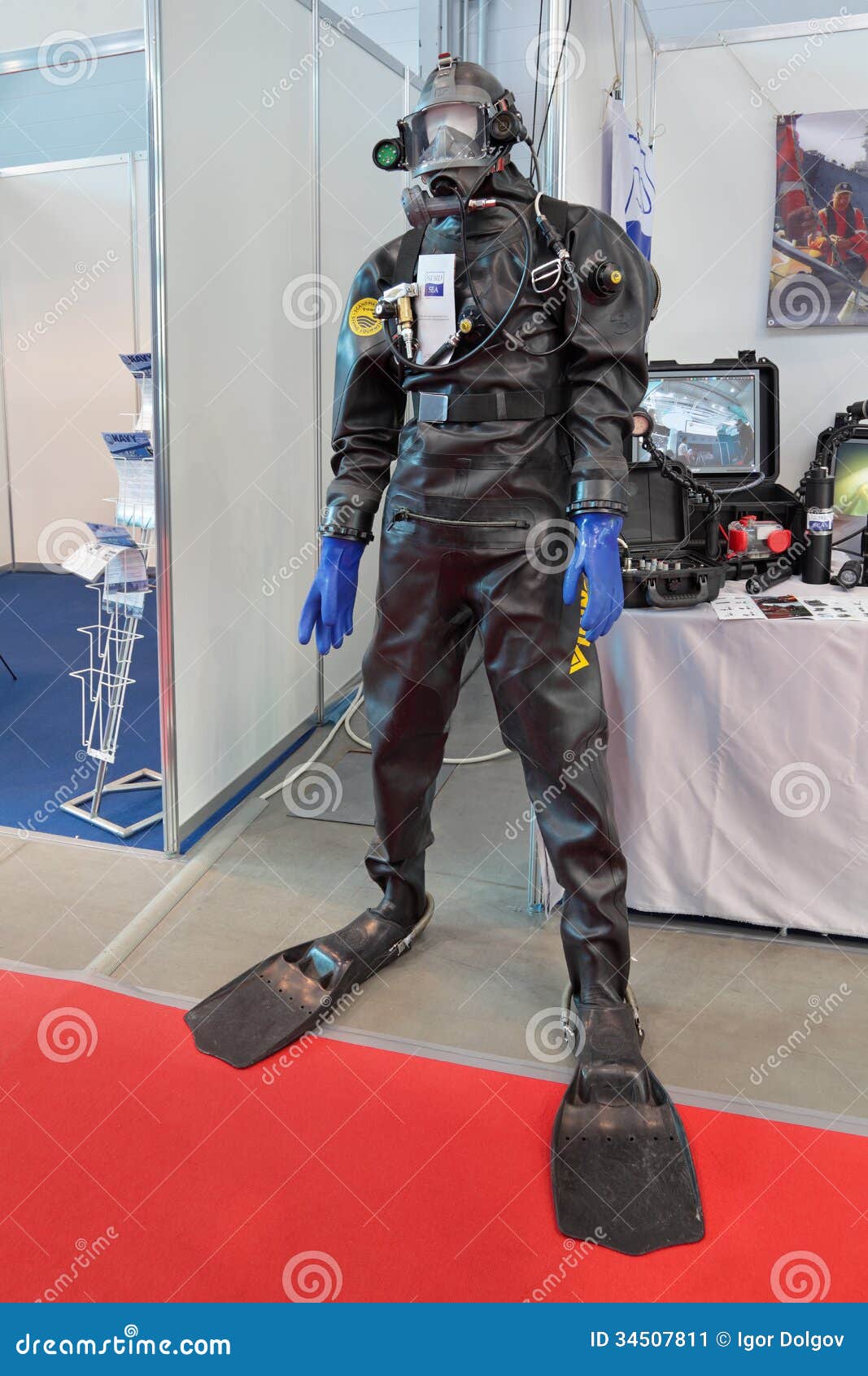 Scaphandre autonome photo éditorial. Image du respiration - 34507811