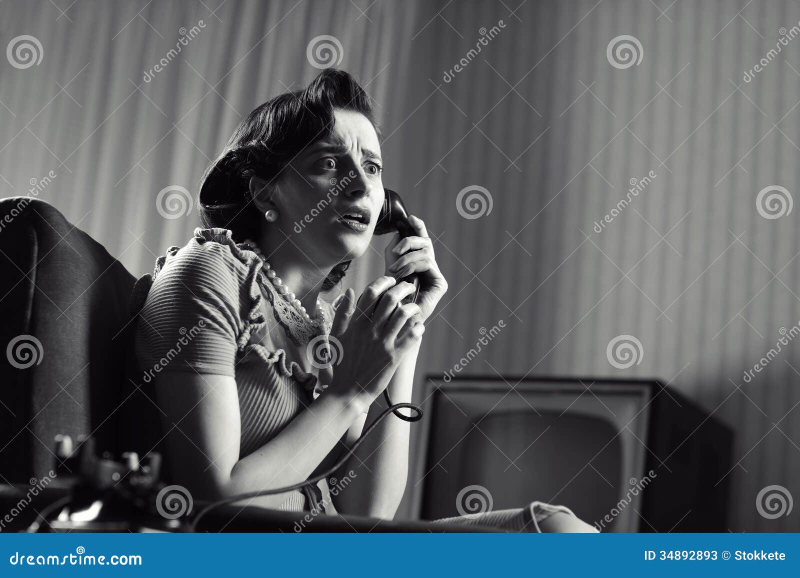 Scared woman stock image. Image of fashioned, scared - 34892893