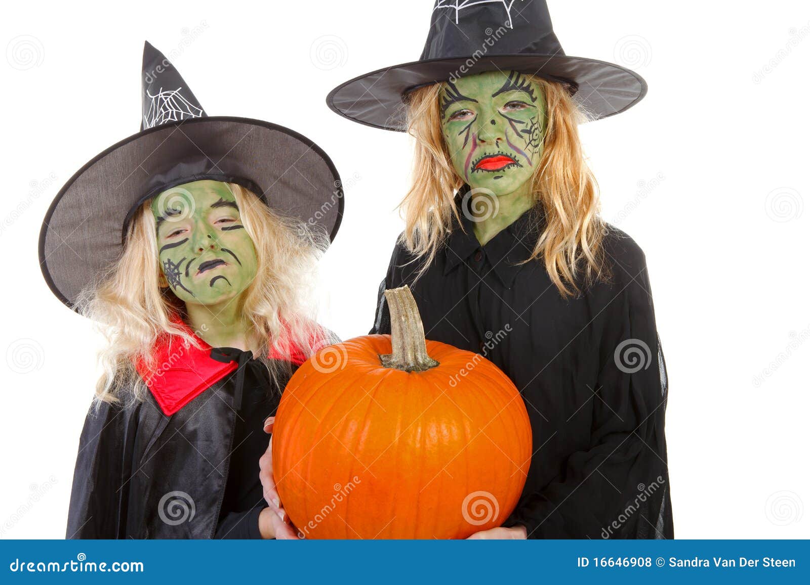 The Scary Green Face Witch With Black Outfit And Pointed Hat In Front ...