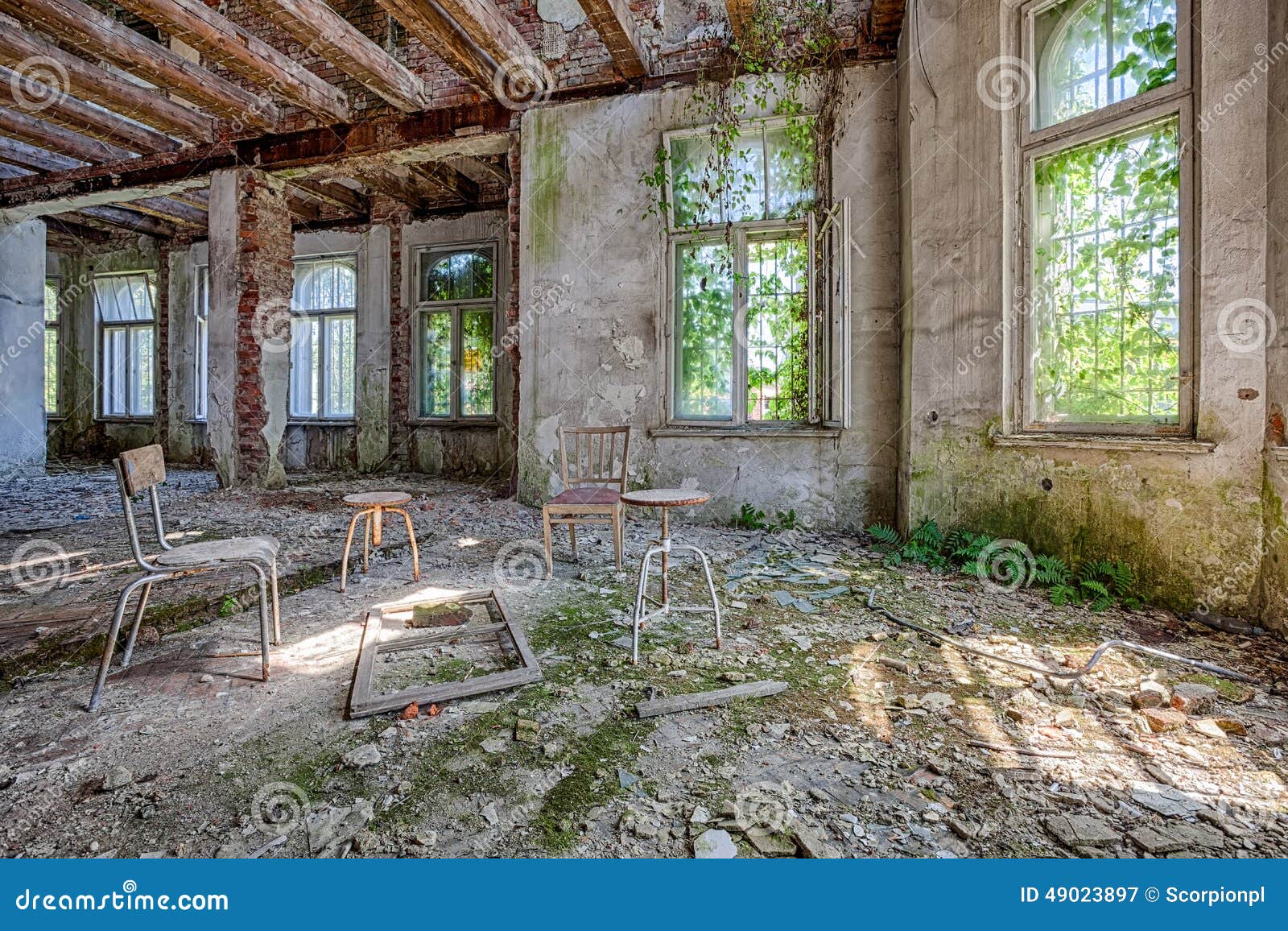 Scary Room in Abandoned House Stock Image - Image of grunge, hall: 49023897