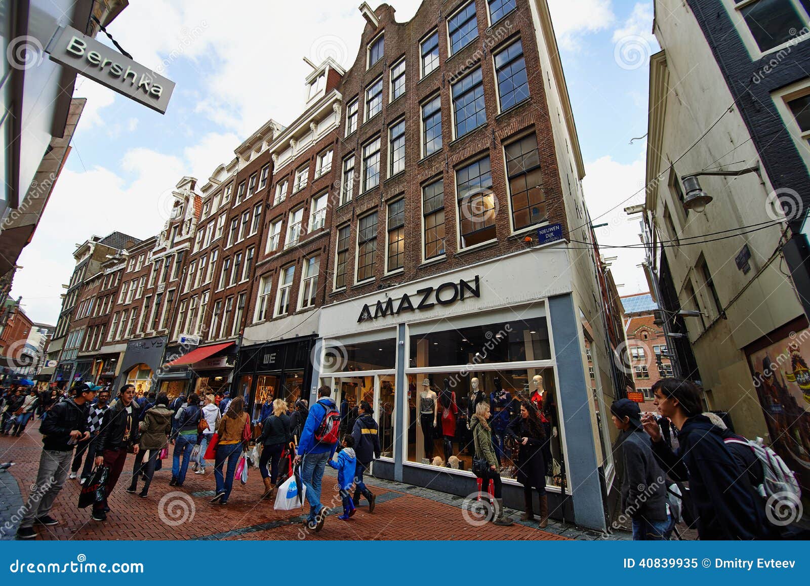 Scena Della Via Della Città Di Amsterdam Immagine Editoriale - Immagine ...