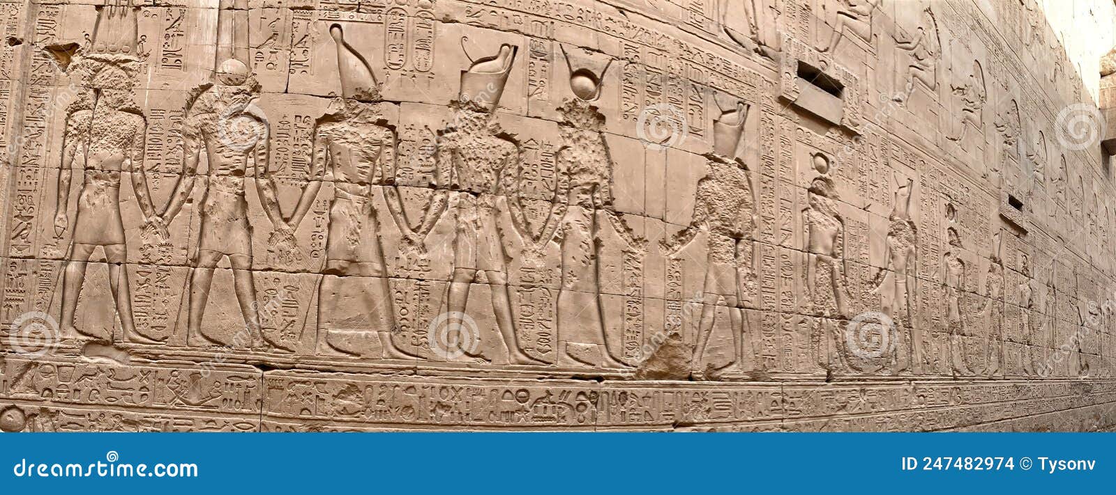 Scene from Egyptian Temples on the Nile River in Egypt Editorial Stock ...