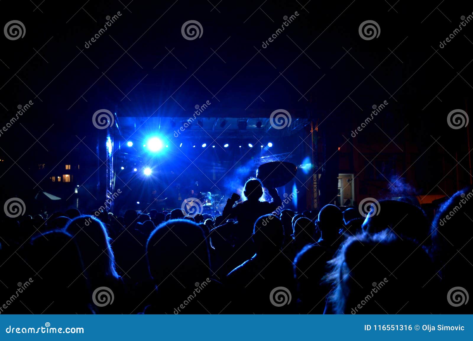 Scene at the concert editorial photo. Image of peopel - 116551316