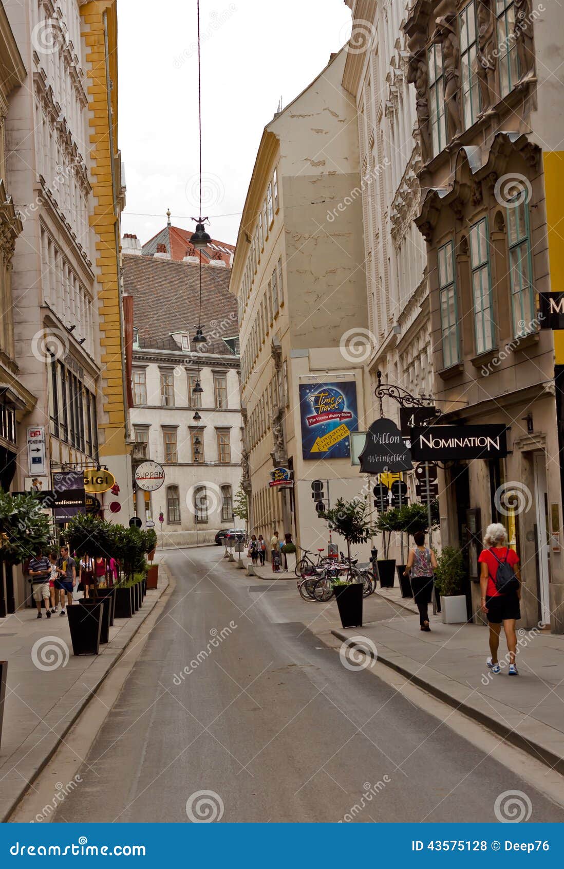 Scene in Vienna ,Austria editorial stock photo. Image of holiday - 43575128