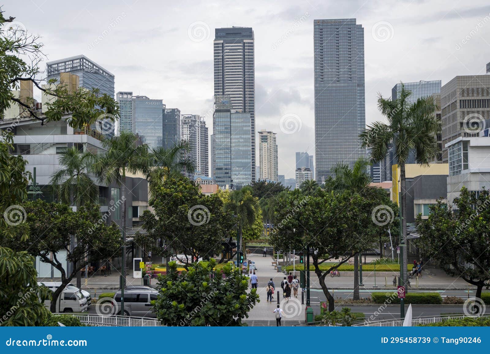 Scenery of Bonifacio High Street in Manila Editorial Stock Image ...