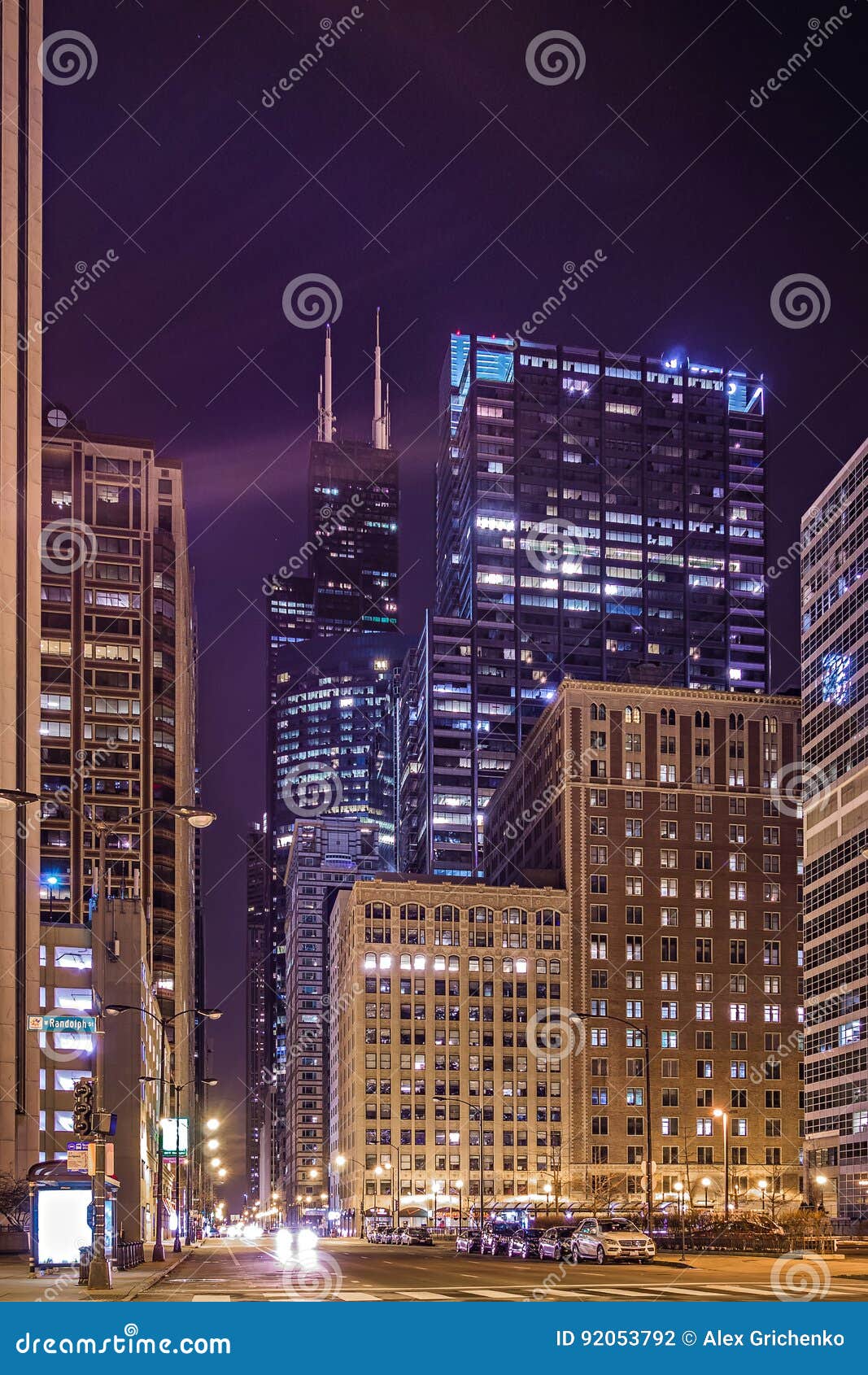 Scenes Around City of CHicago Illinois at Night Editorial Photography ...