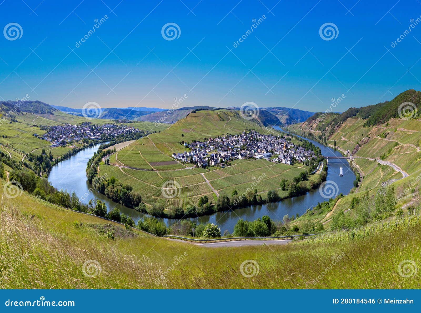 Scenic Mosel River Loop at Trittenheim, with Green Vineyards Stock ...