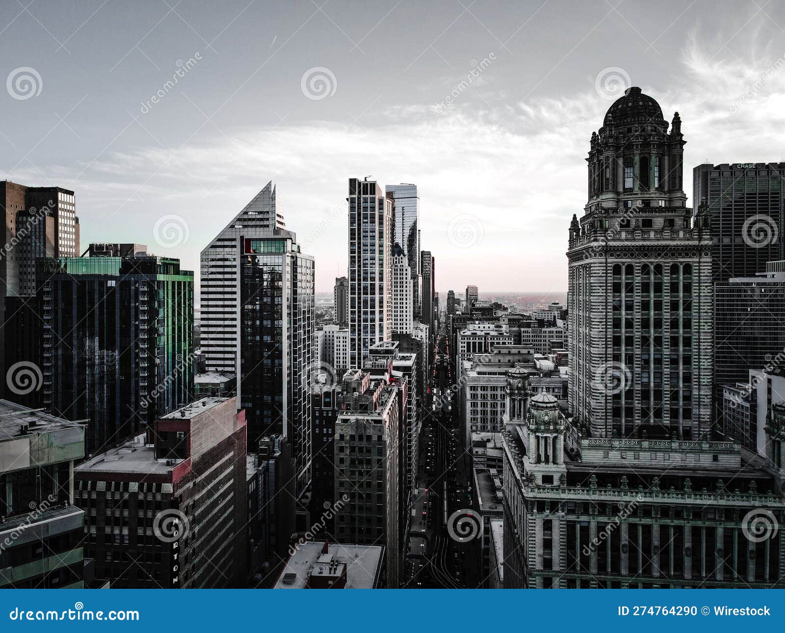 Scenic View of the Chicago Downtown Skyline in Daylight Editorial Image ...