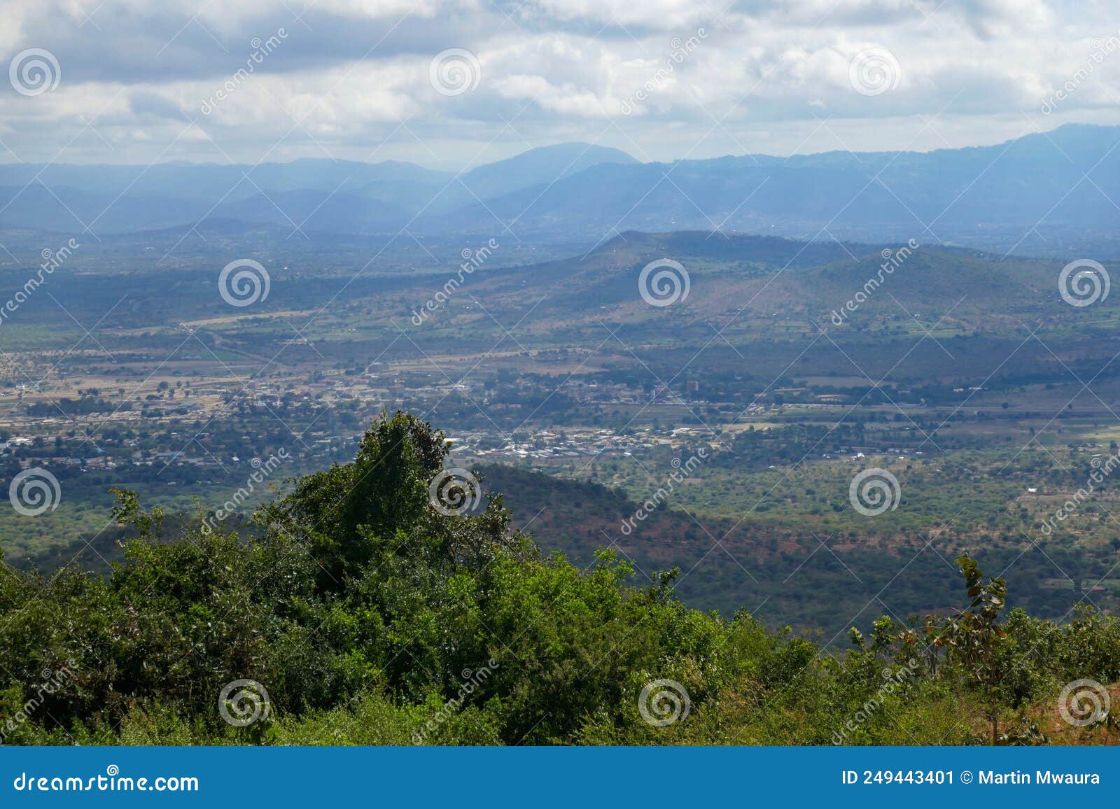 Scenic View of Ole Muntus Mountain Range in Sultan Hamud, Kenya Stock ...