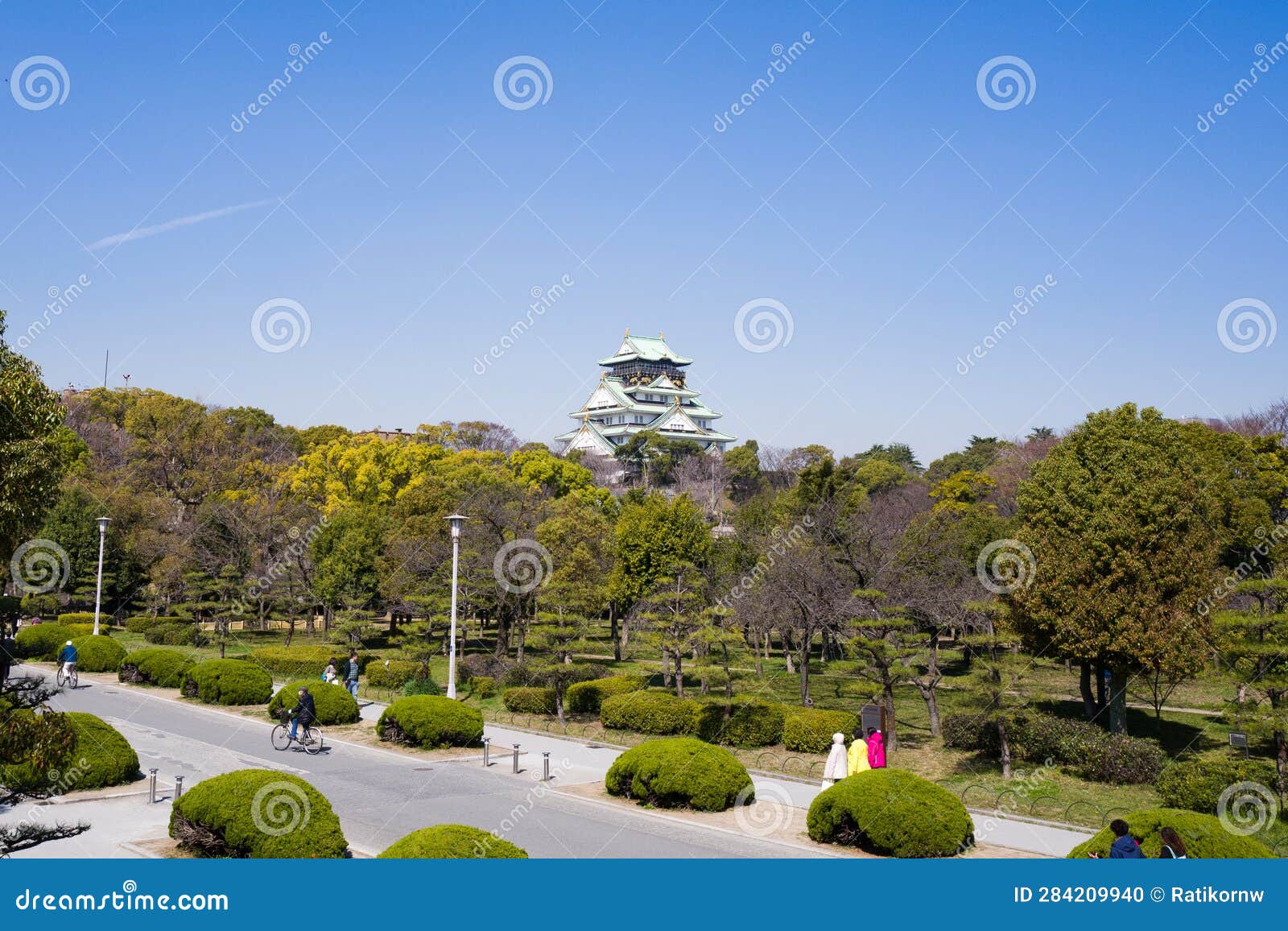 Scenic View of Osaka Castle with Trees and Clear Blue Sky Stock Photo ...