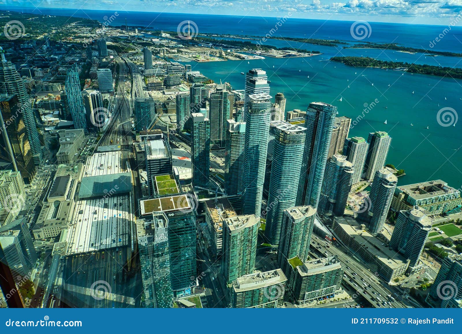 Scenic View of Toronto Skyline and Downtown in Canada Editorial ...