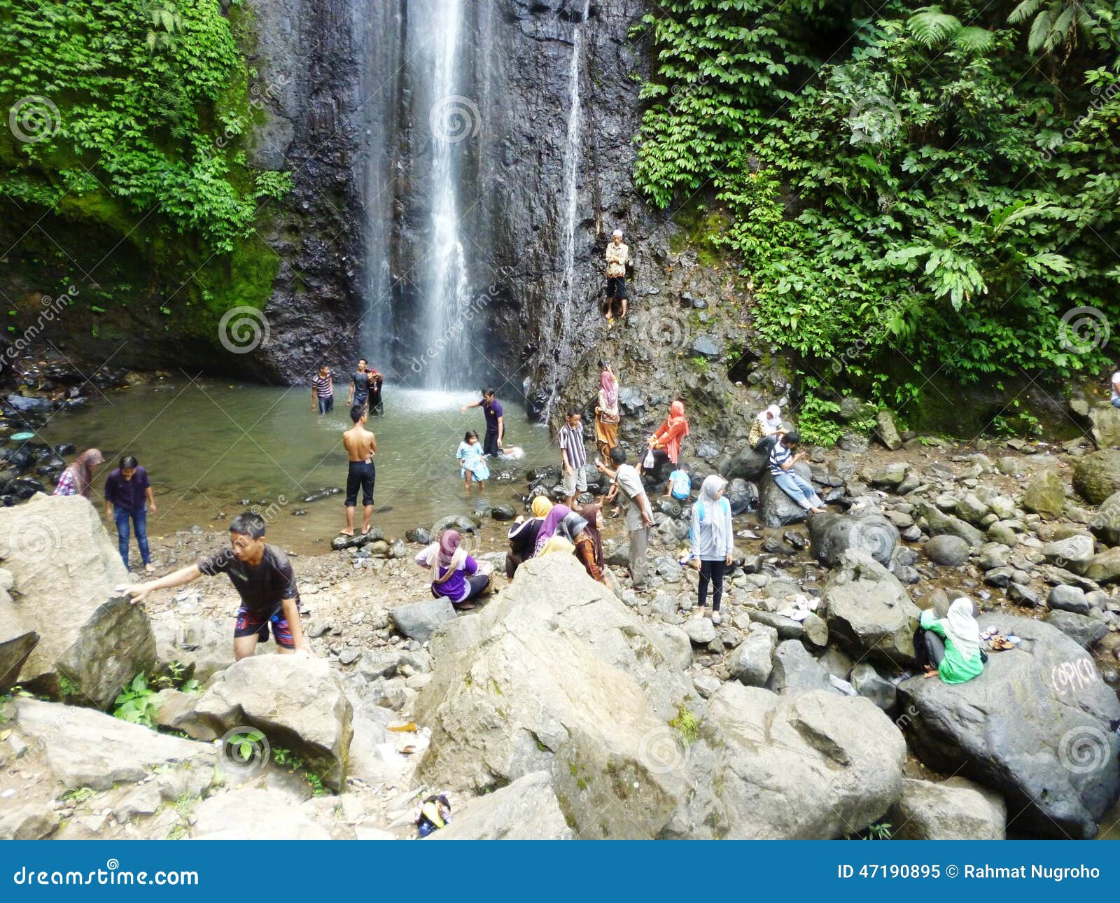 Scenic waterfall editorial image. Image of climate, energy - 47190895