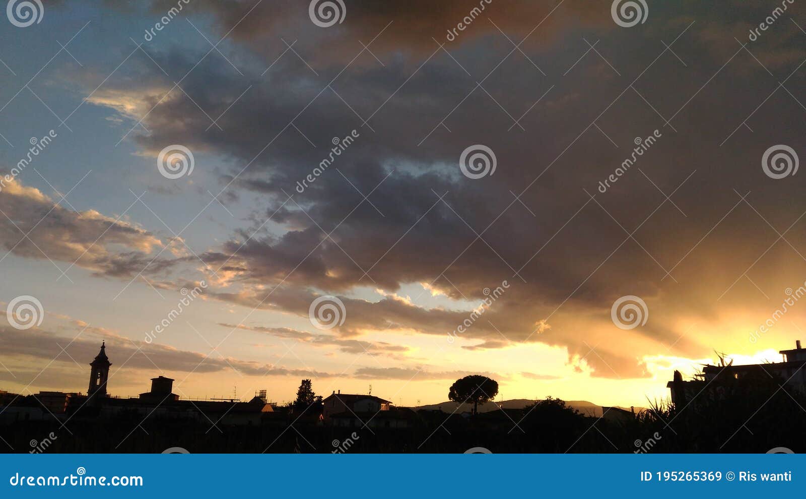 Scenical Sunset Sky on September Stock Image - Image of evening ...