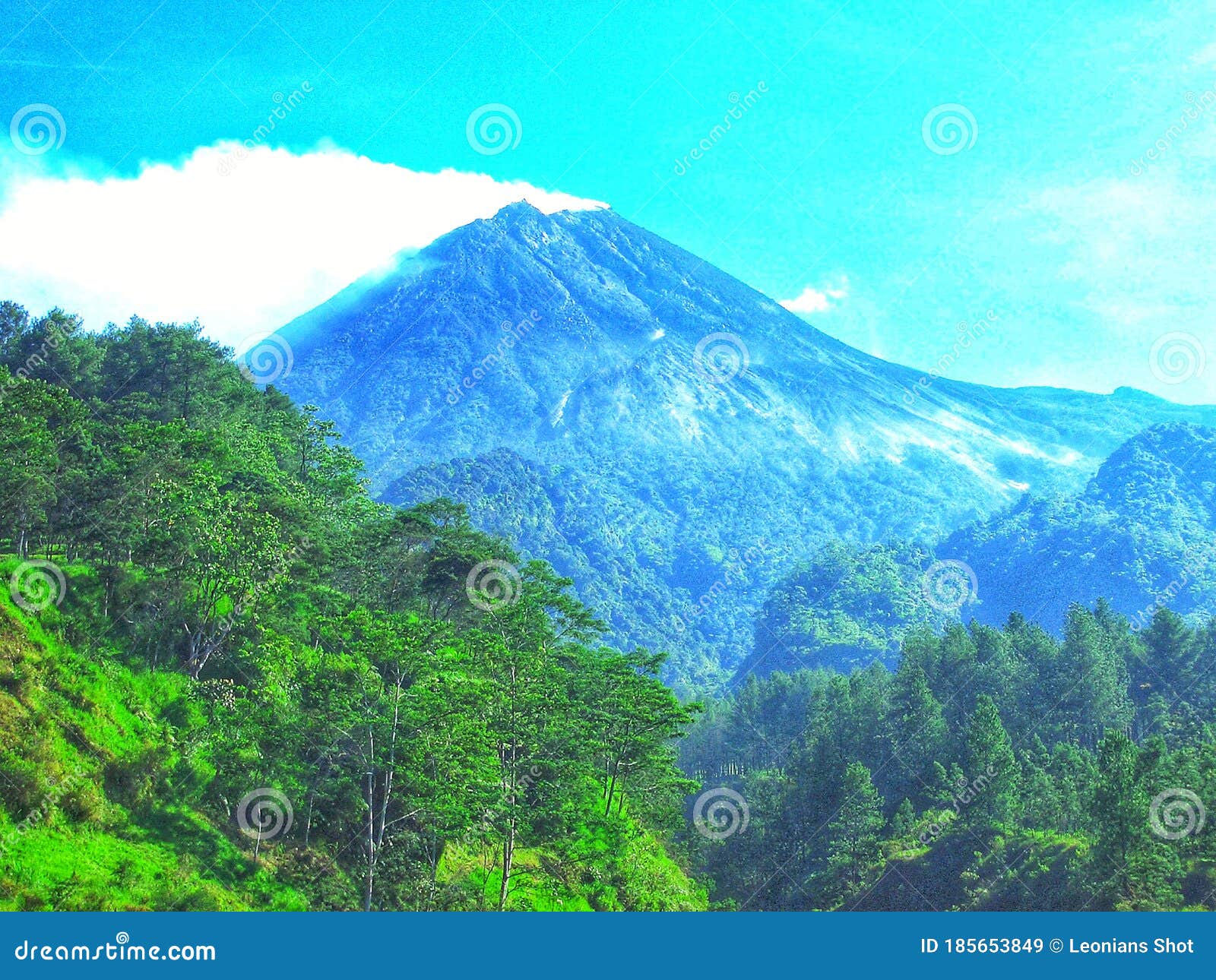 Scenics View of Mount Merapi Stock Image - Image of mountain, hill ...