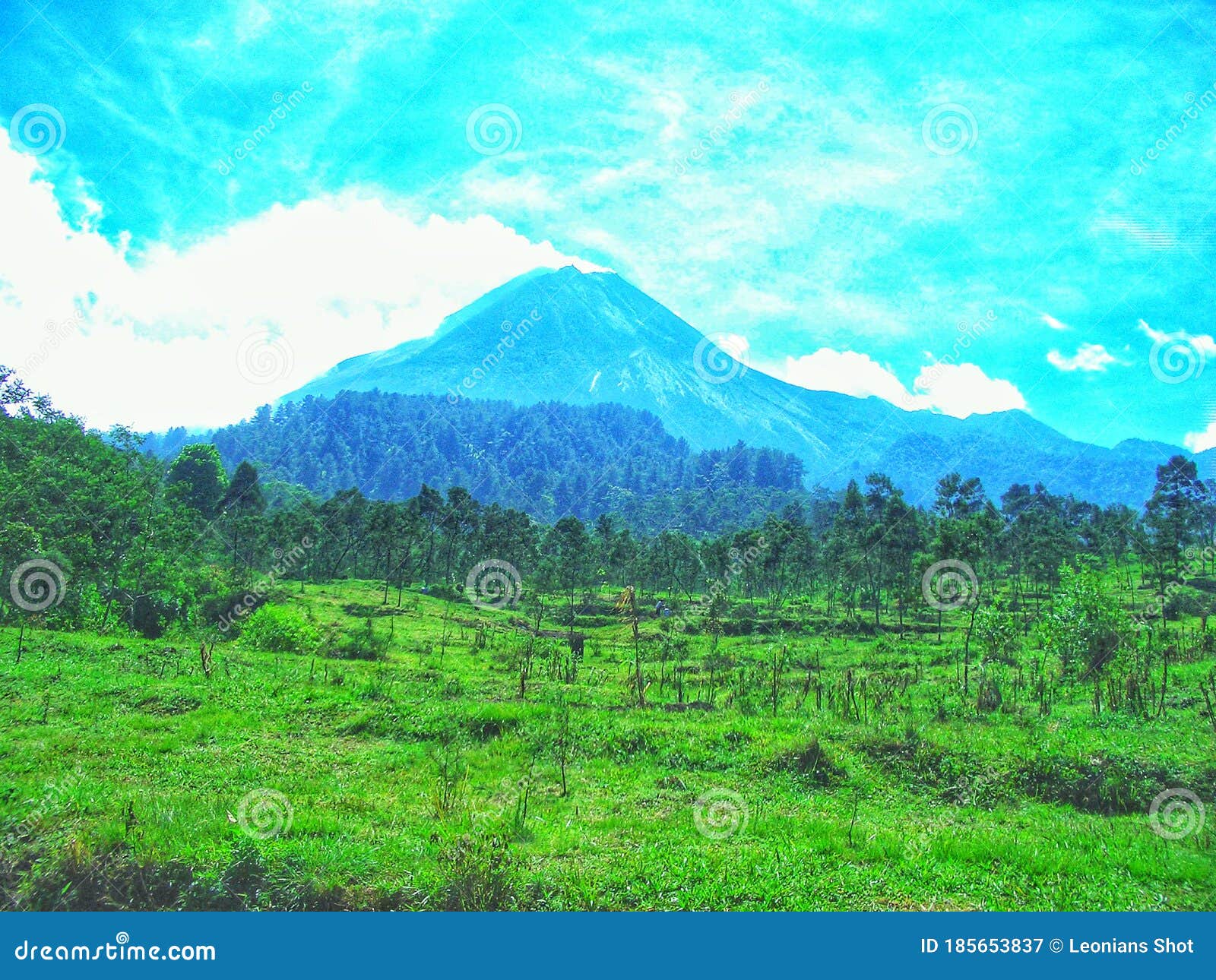 Scenics View of Mount Merapi Stock Image - Image of mount ...