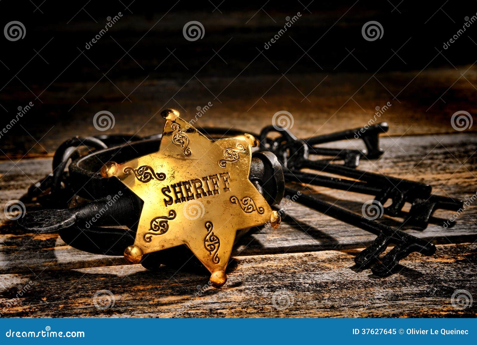 Sceriffo Ad Ovest Americano Star Badge E Vecchie Manette Immagine Stock ...