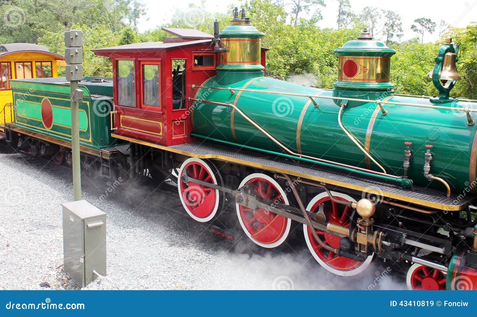 Schöner alter Zug stockbild. Bild von disney, getrennt - 43410819