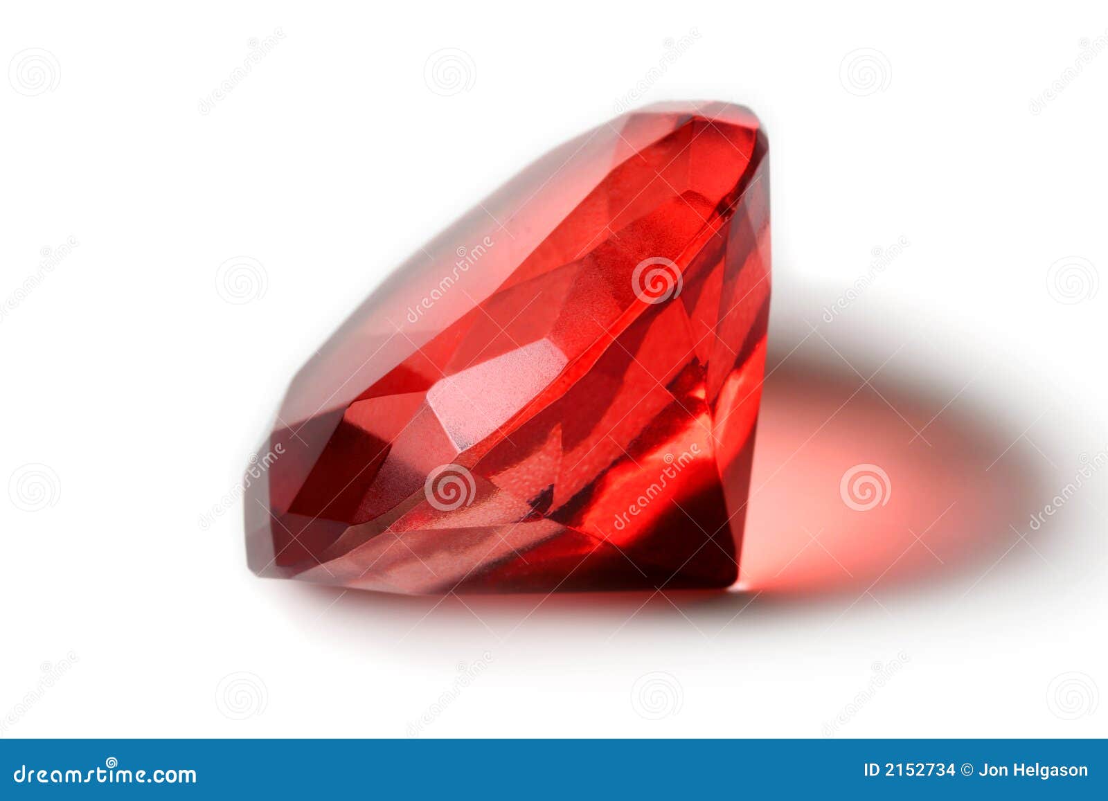 Schöner roter Edelstein stockfoto. Bild von kostspielig - 2152734