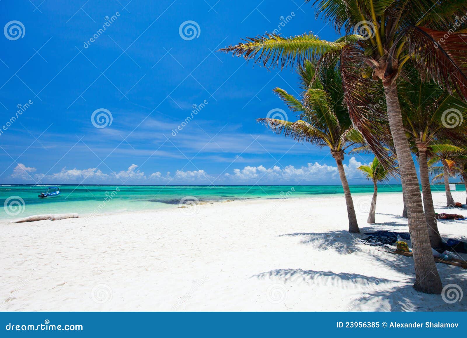 Schöner Strand in Mexiko stockbild. Bild von vollkommen - 23956385