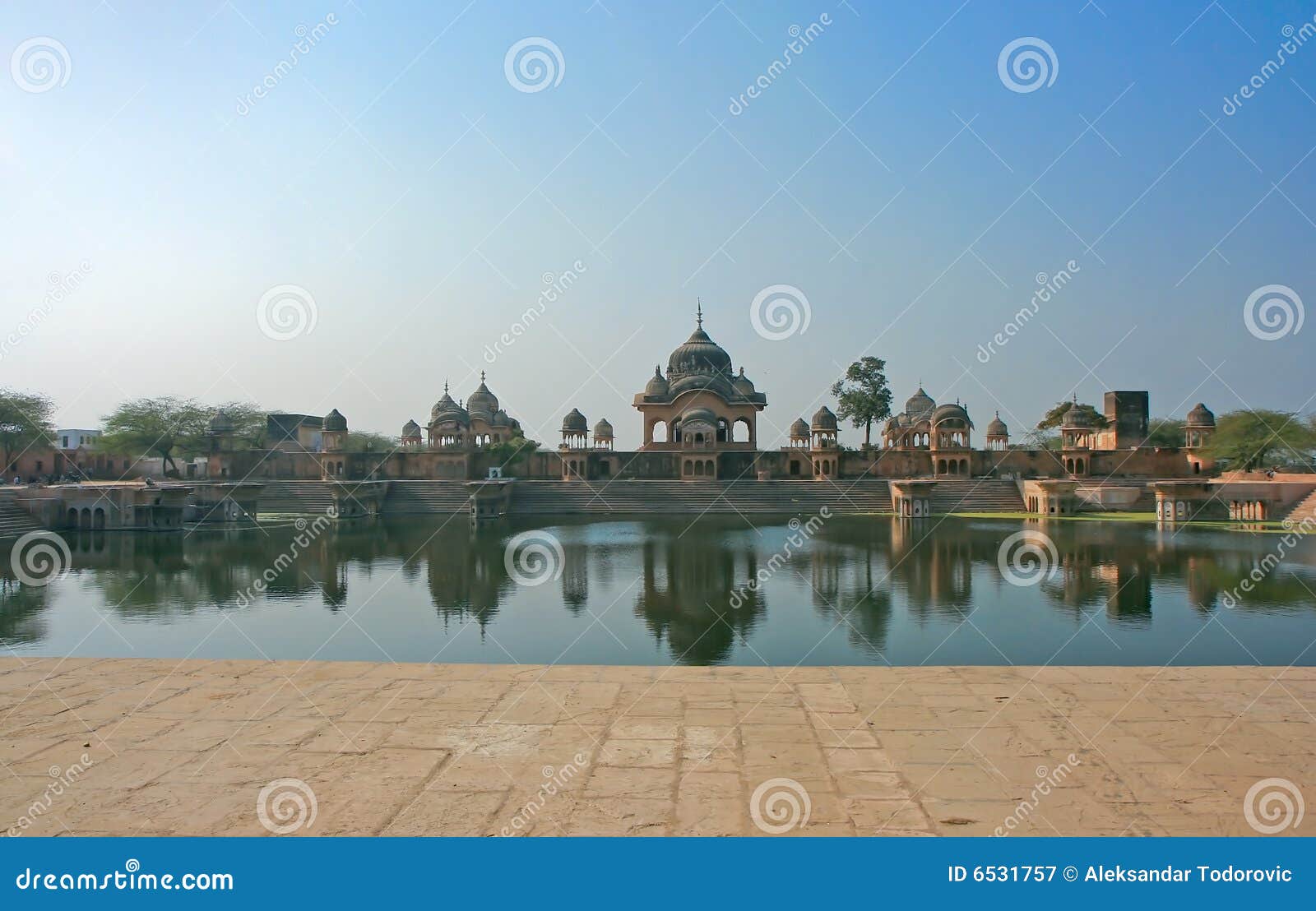 Schöner Tempel Ein Indischer Tempel Stockbild - Bild von männer, fromm ...