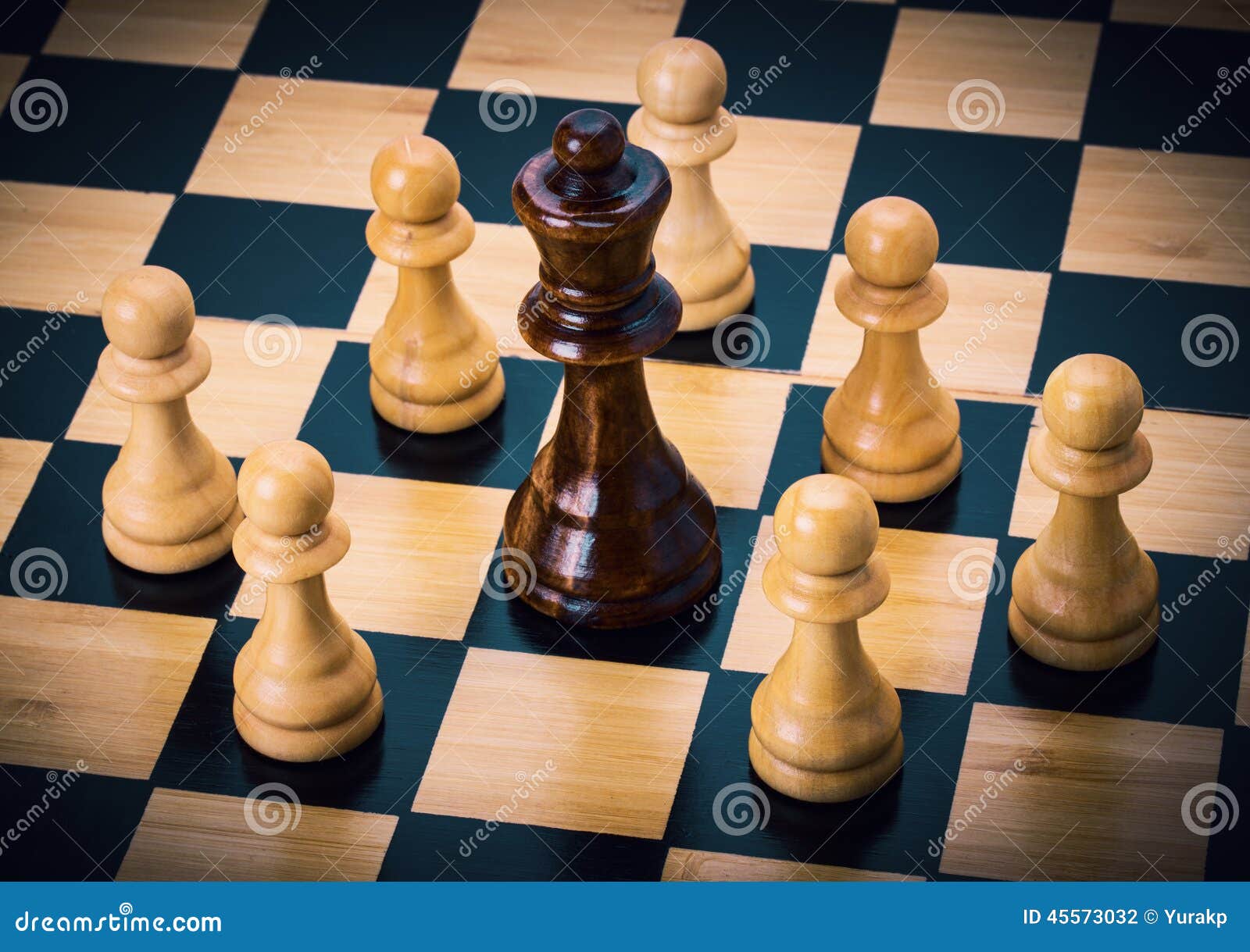 Schaak op het schaakbord stock foto. Image of leiding - 45573032
